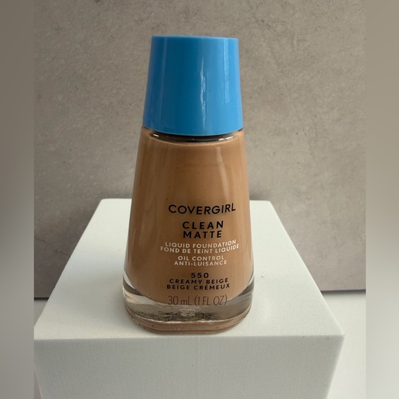 COVERGIRL | Makeup | 3 Covergirl Clean Matte Liquid Foundation Creamy ...